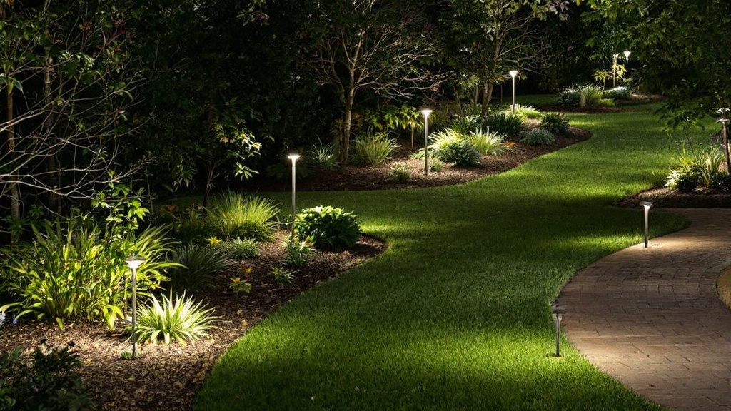 Ultimate Custom Landscape Lighting: Essential Guide to Transform Your ...